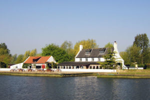 The Ferry Inn at Reedham on the River Yare - BroadsNet